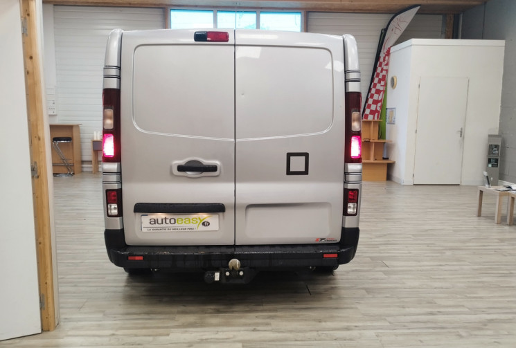 Renault Trafic d'occasion III RED EDITION BY RENAULT TRUCKS Phase 3 ...